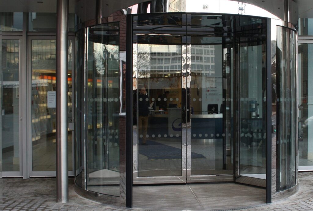 High Capacity Revolving Doors | EA Group